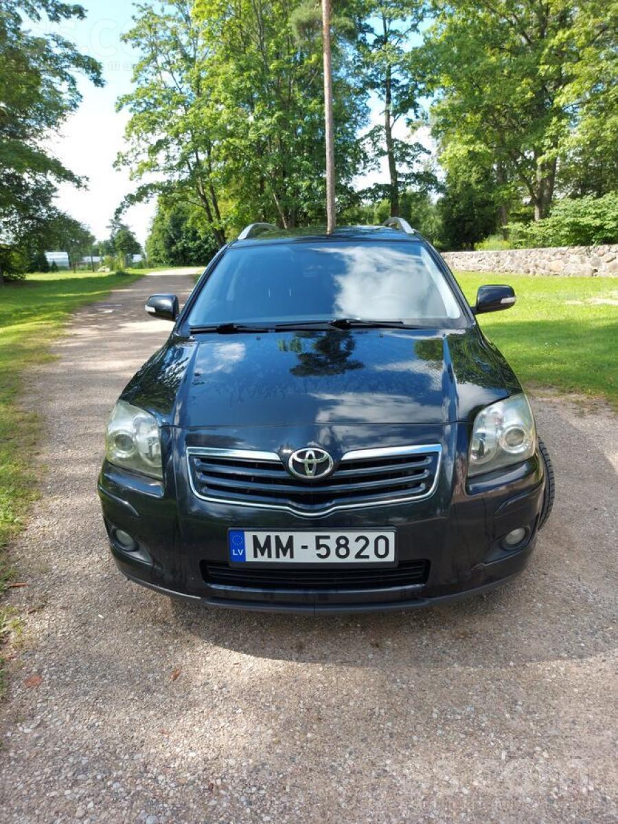 Black Toyota Avensis 2008 in Valmiera, with an engine capacity of 2.00 L and mileage of 292 thousand km for 2650 €, photo 3 on AUTOMOTO.COM.LV