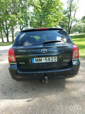 Black Toyota Avensis 2008 in Valmiera, with an engine capacity of 2.00 L and mileage of 292 thousand km for 2650 €, photo 6 on AUTOMOTO.COM.LV