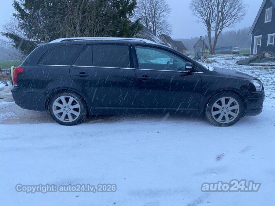 Melns Toyota Avensis 2008 Tallina, ar dzinēja tilpumu 2.00 L un nobraukumu 325 tūkst. km par 1700 €, foto 4 vietnē AUTOMOTO.COM.LV