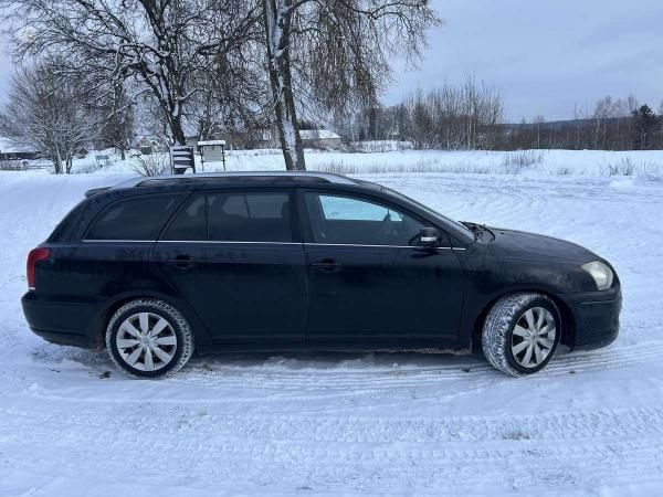 Black Toyota Avensis 2008 in Vilnius, with an engine capacity of 2.00 L and mileage of 400 thousand km for 1900 €, photo 3 on AUTOMOTO.COM.LV