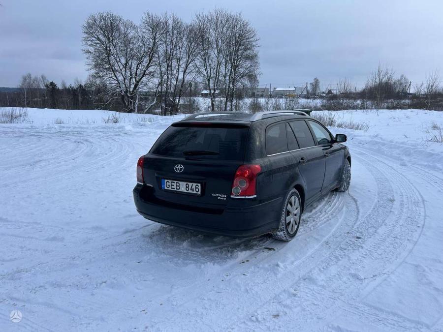 Black Toyota Avensis 2008 in Vilnius, with an engine capacity of 2.00 L and mileage of 400 thousand km for 1900 €, photo 4 on AUTOMOTO.COM.LV