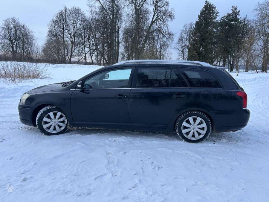 Black Toyota Avensis 2008 in Vilnius, with an engine capacity of 2.00 L and mileage of 400 thousand km for 1900 €, photo 6 on AUTOMOTO.COM.LV