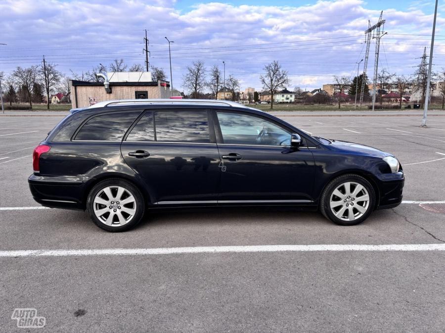 Melns Toyota Avensis 2008 Šauļi, ar dzinēja tilpumu 2.00 L un nobraukumu 277 tūkst. km par 2400 €, foto 5 vietnē AUTOMOTO.COM.LV