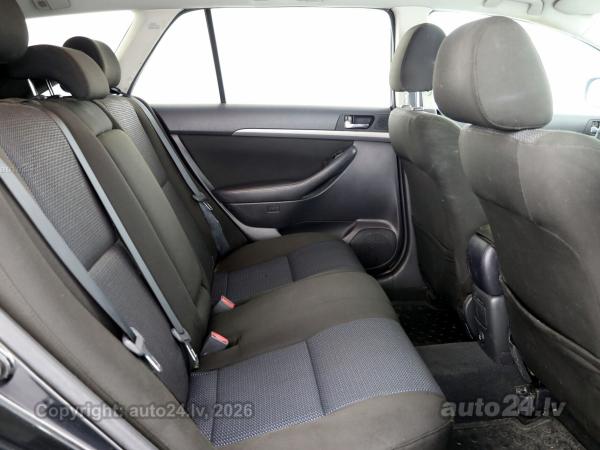 Черный Тойота Авенсис 2008 в Таллин, объемом двигателя 1.80 л и пробегом 379 тыс. км за 2199 €, фото 7 на AUTOMOTO.COM.LV