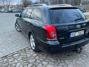 Черный Тойота Авенсис 2008 в Елгава, объемом двигателя 2.20 л и пробегом 346 тыс. км за 2500 €, фото 3 на AUTOMOTO.COM.LV