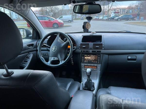 Черный Тойота Авенсис 2008 в Елгава, объемом двигателя 2.20 л и пробегом 346 тыс. км за 2500 €, фото 4 на AUTOMOTO.COM.LV