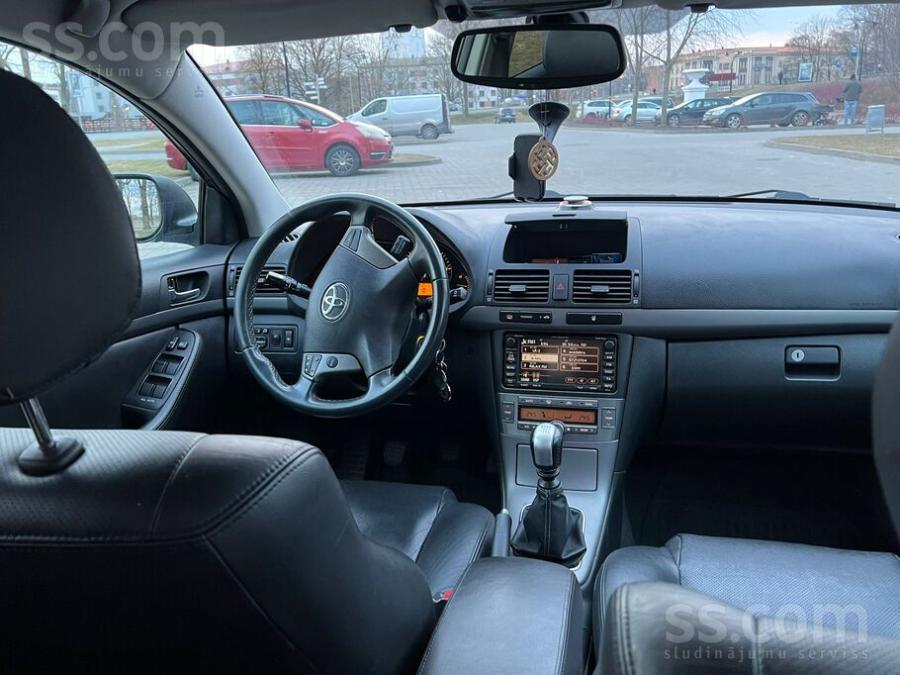 Черный Тойота Авенсис 2008 в Елгава, объемом двигателя 2.20 л и пробегом 346 тыс. км за 2500 €, фото 5 на AUTOMOTO.COM.LV