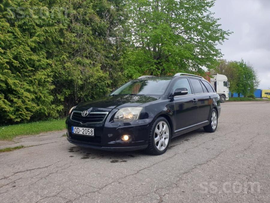 Black Toyota Avensis 2008 in Riga, with an engine capacity of 2.00 L and mileage of 330 thousand km for 1400 €, photo 1 on AUTOMOTO.COM.LV