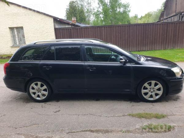 Melns Toyota Avensis 2008 Rīga, ar dzinēja tilpumu 2.00 L un nobraukumu 330 tūkst. km par 1400 €, foto 3 vietnē AUTOMOTO.COM.LV