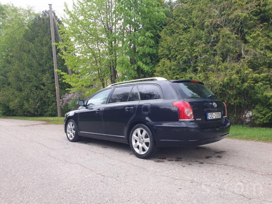 Black Toyota Avensis 2008 in Riga, with an engine capacity of 2.00 L and mileage of 330 thousand km for 1400 €, photo 8 on AUTOMOTO.COM.LV