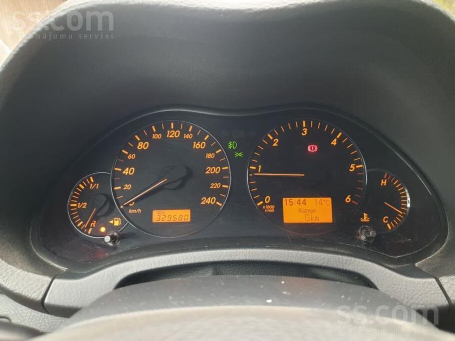 Black Toyota Avensis 2008 in Riga, with an engine capacity of 2.00 L and mileage of 330 thousand km for 1400 €, photo 12 on AUTOMOTO.COM.LV