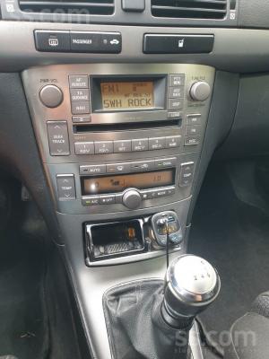 Black Toyota Avensis 2008 in Riga, with an engine capacity of 2.00 L and mileage of 330 thousand km for 1400 €, photo 14 on AUTOMOTO.COM.LV