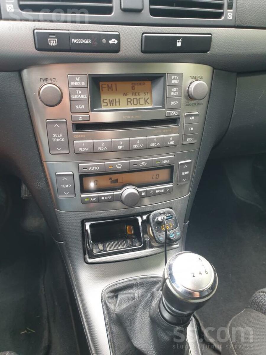 Black Toyota Avensis 2008 in Riga, with an engine capacity of 2.00 L and mileage of 330 thousand km for 1400 €, photo 14 on AUTOMOTO.COM.LV