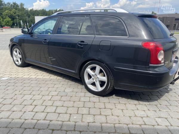 Черный Тойота Авенсис 2008 в Расейняй, объемом двигателя 2.00 л и пробегом 300 тыс. км за 1850 €, фото 3 на AUTOMOTO.COM.LV