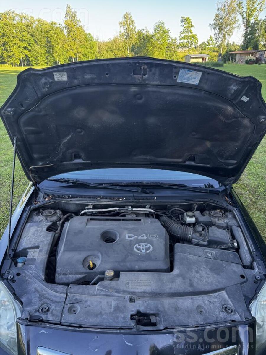 Melns Toyota Avensis 2008 Rīga, ar dzinēja tilpumu 2.20 L un nobraukumu 262 tūkst. km par 1800 €, foto 7 vietnē AUTOMOTO.COM.LV