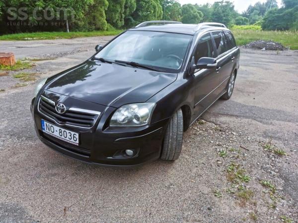 Black Toyota Avensis 2008 in Riga, with an engine capacity of 2.00 L and mileage of 323 thousand km for 2600 €, photo 2 on AUTOMOTO.COM.LV