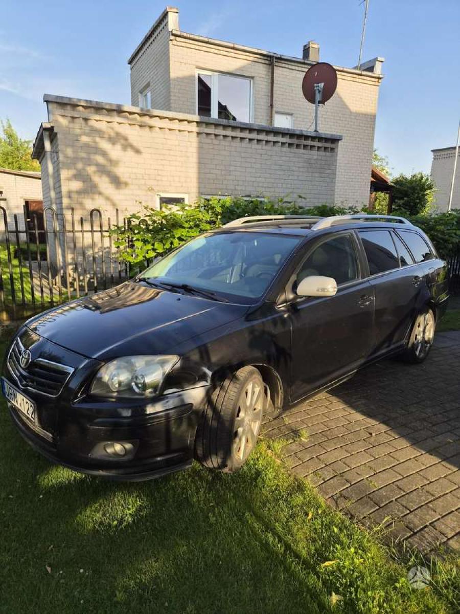 Черный Тойота Авенсис 2008 в Тракай, объемом двигателя 2.00 л и пробегом 244 тыс. км за 2700 €, фото 3 на AUTOMOTO.COM.LV