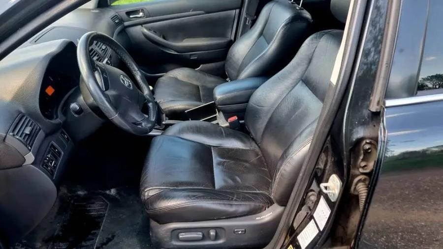 Melns Toyota Avensis 2008 Cēsis, ar dzinēja tilpumu 2.00 L un nobraukumu 352 tūkst. km par 1850 €, foto 15 vietnē AUTOMOTO.COM.LV