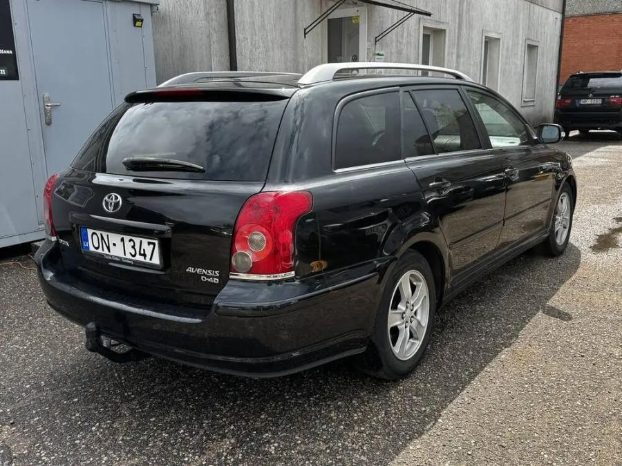 Black Toyota Avensis 2008 in Daugavpils, with an engine capacity of 2.00 L and mileage of 297 thousand km for 2600 €, photo 7 on AUTOMOTO.COM.LV