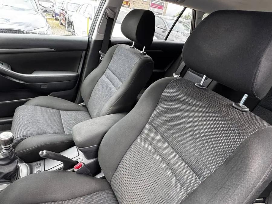 Black Toyota Avensis 2008 in Daugavpils, with an engine capacity of 2.00 L and mileage of 297 thousand km for 2600 €, photo 21 on AUTOMOTO.COM.LV