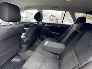 Black Toyota Avensis 2008 in Daugavpils, with an engine capacity of 2.00 L and mileage of 297 thousand km for 2600 €, photo 24 on AUTOMOTO.COM.LV