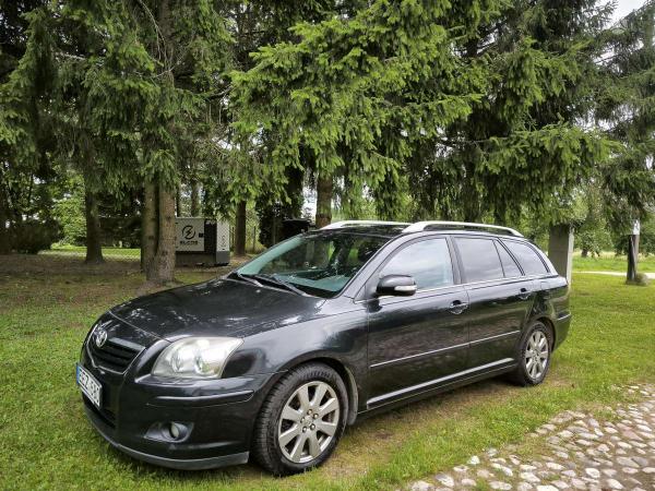 Melns Toyota Avensis 2008 Viļņa, ar dzinēja tilpumu 1.79 L un nobraukumu 317 tūkst. km par 2400 €, foto 1 vietnē AUTOMOTO.COM.LV