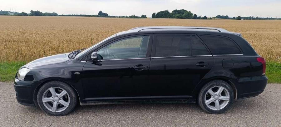 Black Toyota Avensis 2008 in Klaipeda, with an engine capacity of 2.23 L and mileage of 433 thousand km for 1750 €, photo 3 on AUTOMOTO.COM.LV