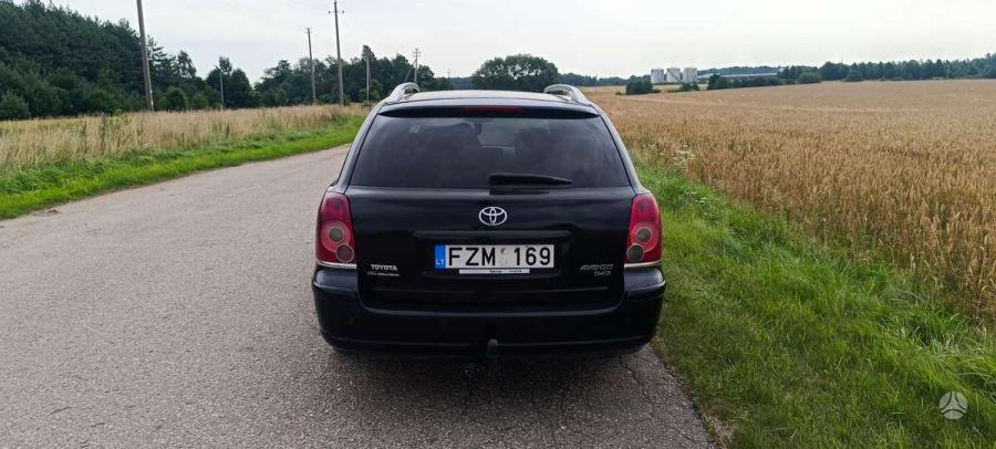 Black Toyota Avensis 2008 in Klaipeda, with an engine capacity of 2.23 L and mileage of 433 thousand km for 1750 €, photo 5 on AUTOMOTO.COM.LV