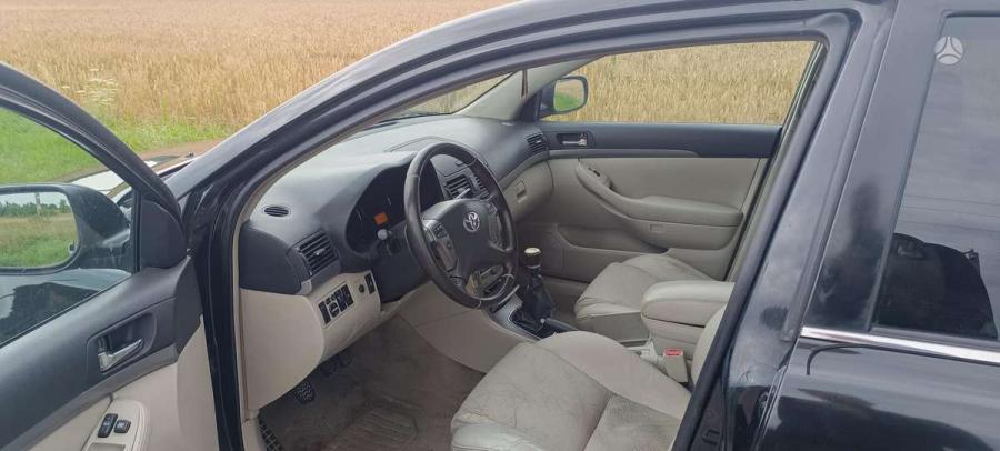 Black Toyota Avensis 2008 in Klaipeda, with an engine capacity of 2.23 L and mileage of 433 thousand km for 1750 €, photo 10 on AUTOMOTO.COM.LV