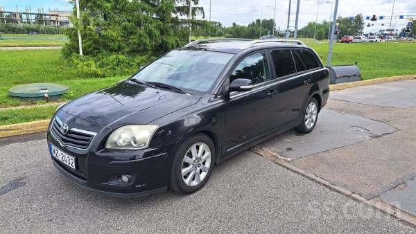 Black Toyota Avensis 2008 in Riga, with an engine capacity of 2.00 L and mileage of 320 thousand km for 1250 €, photo 1 on AUTOMOTO.COM.LV