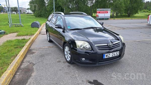 Black Toyota Avensis 2008 in Riga, with an engine capacity of 2.00 L and mileage of 320 thousand km for 1250 €, photo 2 on AUTOMOTO.COM.LV