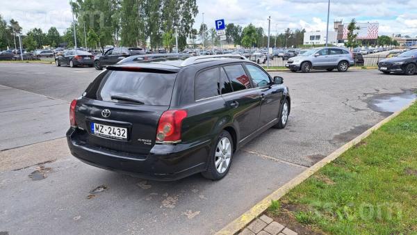 Black Toyota Avensis 2008 in Riga, with an engine capacity of 2.00 L and mileage of 320 thousand km for 1250 €, photo 3 on AUTOMOTO.COM.LV