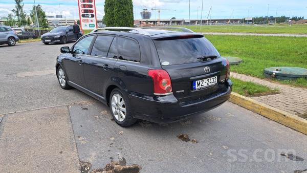 Black Toyota Avensis 2008 in Riga, with an engine capacity of 2.00 L and mileage of 320 thousand km for 1250 €, photo 4 on AUTOMOTO.COM.LV