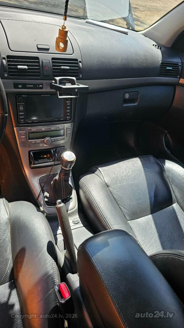 Melns Toyota Avensis 2008 Viljandi, ar dzinēja tilpumu 2.20 L un nobraukumu 297 tūkst. km par 1000 €, foto 5 vietnē AUTOMOTO.COM.LV