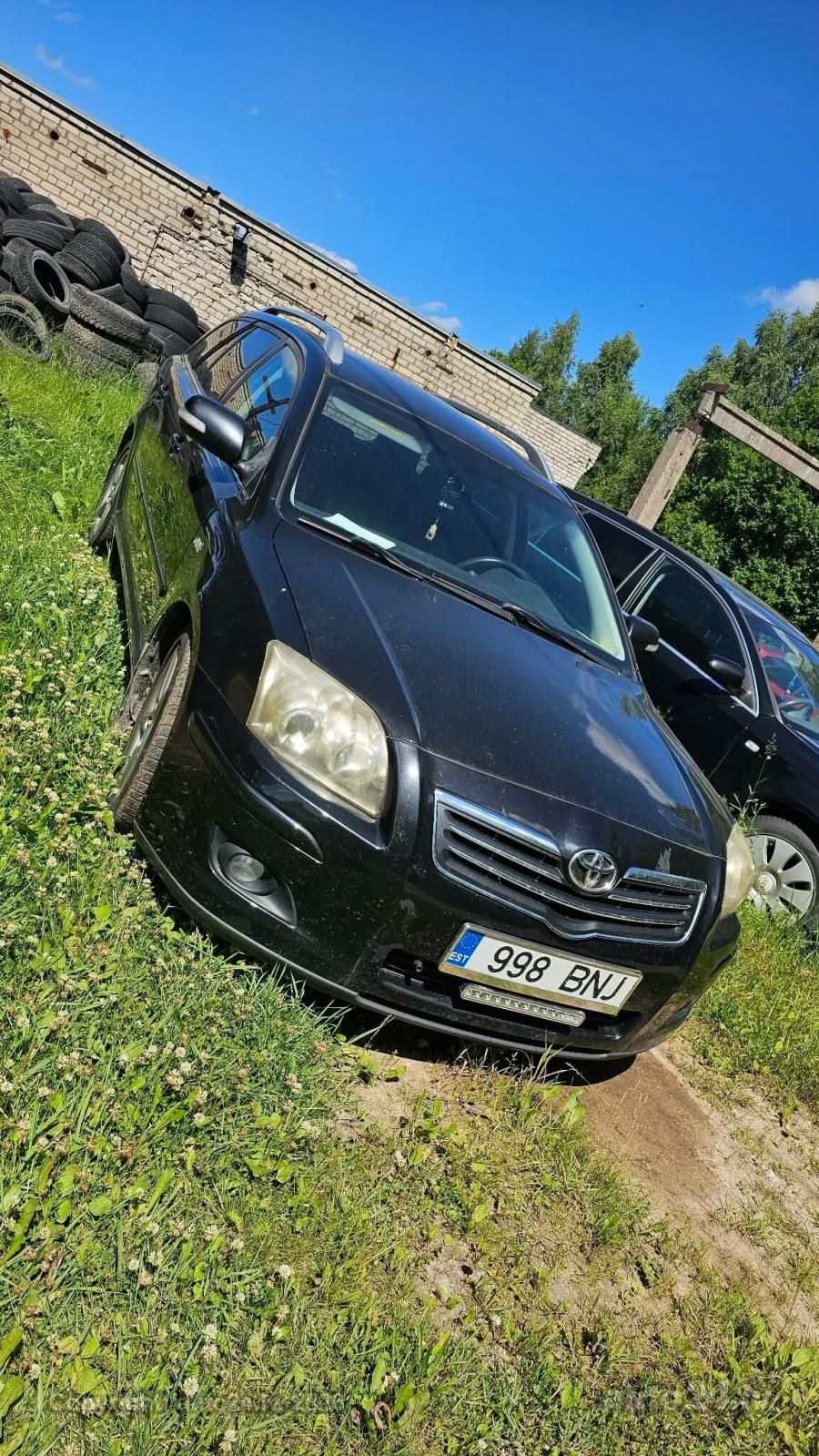 Melns Toyota Avensis 2008 Viljandi, ar dzinēja tilpumu 2.20 L un nobraukumu 297 tūkst. km par 1000 €, foto 3 vietnē AUTOMOTO.COM.LV