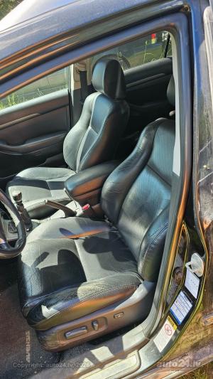 Melns Toyota Avensis 2008 Viljandi, ar dzinēja tilpumu 2.20 L un nobraukumu 297 tūkst. km par 1000 €, foto 8 vietnē AUTOMOTO.COM.LV
