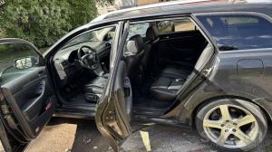 Черный Тойота Авенсис 2008 в Елгава, объемом двигателя 2.20 л и пробегом 324 тыс. км за 1800 €, фото 4 на AUTOMOTO.COM.LV