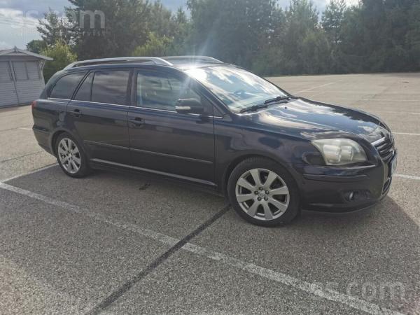 Black Toyota Avensis 2008 in Riga, with an engine capacity of 2.00 L and mileage of 325 thousand km for 2200 €, photo 1 on AUTOMOTO.COM.LV