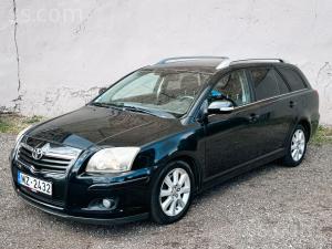 Melns Toyota Avensis 2008 Rīga, ar dzinēja tilpumu 2.00 L un nobraukumu 326 tūkst. km par 2090 €, foto  vietnē AUTOMOTO.COM.LV