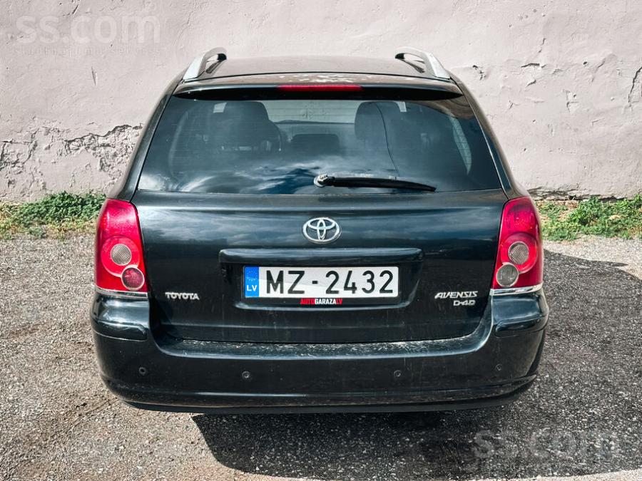 Melns Toyota Avensis 2008 Rīga, ar dzinēja tilpumu 2.00 L un nobraukumu 326 tūkst. km par 2090 €, foto 4 vietnē AUTOMOTO.COM.LV