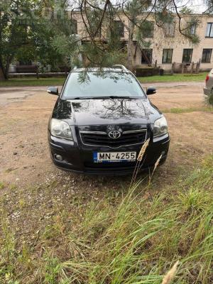 Black Toyota Avensis 2008 in Daugavpils, with an engine capacity of 2.00 L and mileage of 315 thousand km for 1600 €, photo 4 on AUTOMOTO.COM.LV