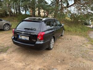 Black Toyota Avensis 2008 in Daugavpils, with an engine capacity of 2.00 L and mileage of 315 thousand km for 1600 €, photo 5 on AUTOMOTO.COM.LV