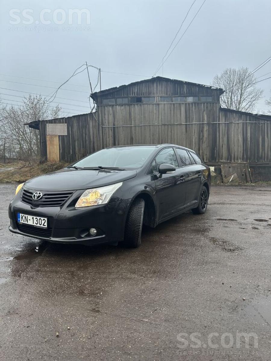 Black Toyota Avensis 2009 in Riga, with an engine capacity of 2.00 L and mileage of 400 thousand km for 3600 €, photo 1 on AUTOMOTO.COM.LV