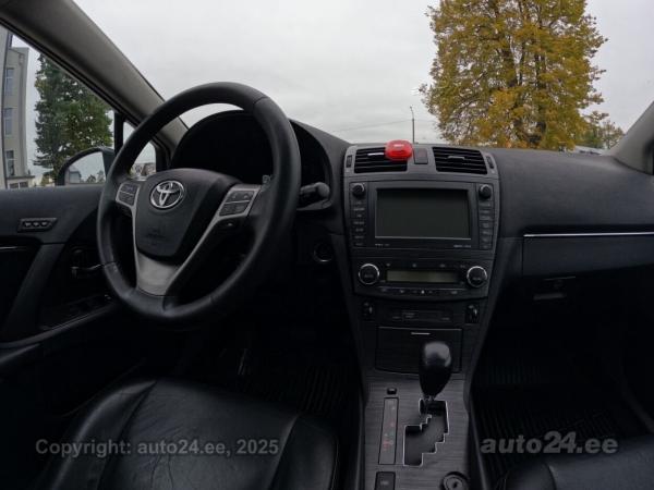 Melns Toyota Avensis 2009 Tallina, ar dzinēja tilpumu 2.20 L un nobraukumu 205 tūkst. km par 7500 €, foto 11 vietnē AUTOMOTO.COM.LV