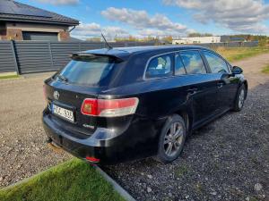 Black Toyota Avensis 2009 in Panevezys, with an engine capacity of 2.00 L and mileage of 351 thousand km for 2799 €, photo 5 on AUTOMOTO.COM.LV