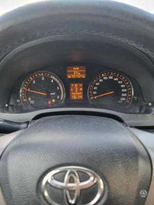 Black Toyota Avensis 2009 in Panevezys, with an engine capacity of 2.00 L and mileage of 351 thousand km for 2799 €, photo 7 on AUTOMOTO.COM.LV