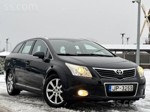 Black Toyota Avensis 2009 in Riga, with an engine capacity of 2.20 L and mileage of 320 thousand km for 2800 €, photo 1 on AUTOMOTO.COM.LV