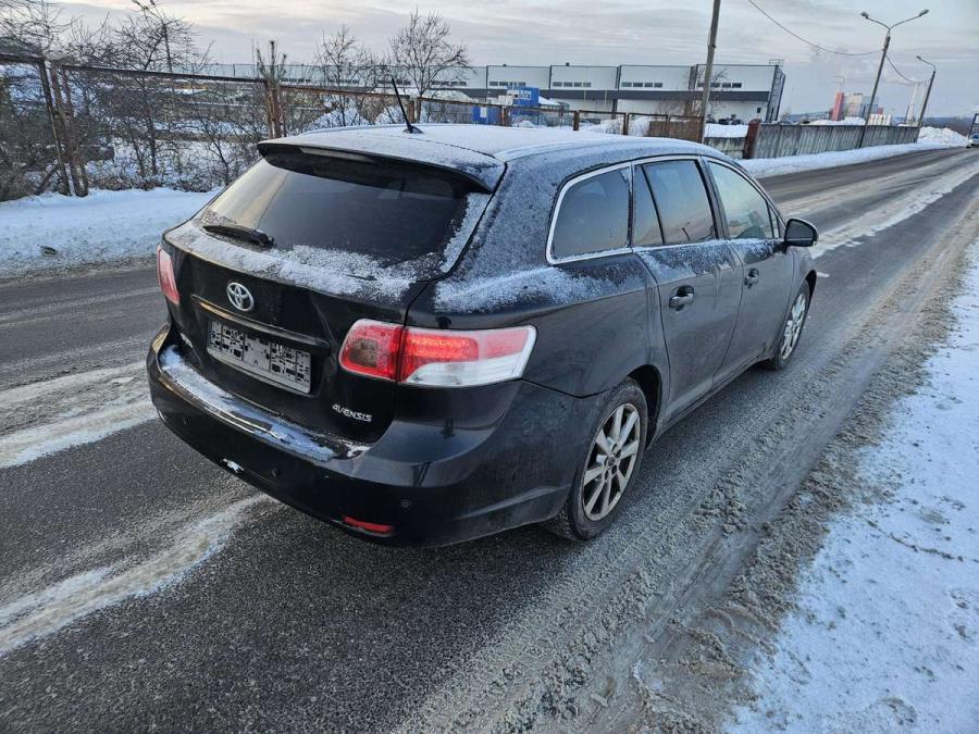 Black Toyota Avensis 2009 in Vilnius, with an engine capacity of 2.23 L and mileage of 280 thousand km for 2200 €, photo 4 on AUTOMOTO.COM.LV