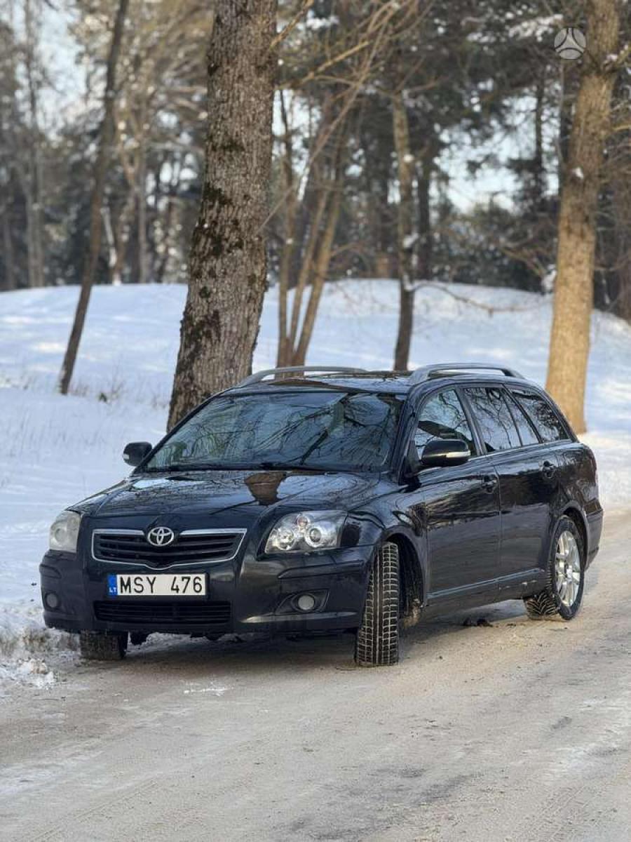 Black Toyota Avensis 2009 in Vilnius, with an engine capacity of 2.00 L and mileage of 354 thousand km for 2000 €, photo 1 on AUTOMOTO.COM.LV