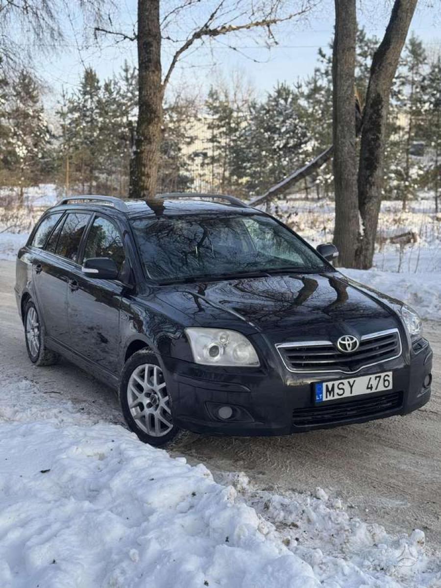 Black Toyota Avensis 2009 in Vilnius, with an engine capacity of 2.00 L and mileage of 354 thousand km for 2000 €, photo 3 on AUTOMOTO.COM.LV